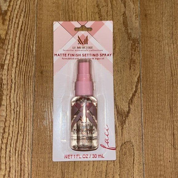 le mercerie | Makeup | Le Mercerie Matte Finish Setting Spray Fl Oz ...